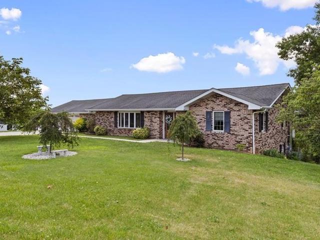 627 Rodriguez Ln, Moundsville, WV 26041