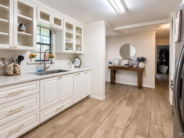 627 W 5th Street