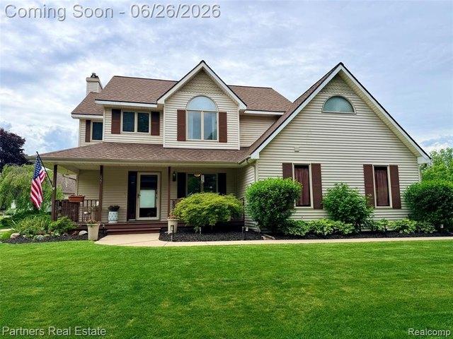 627 W Caledonia St, Howell, MI 48843