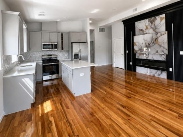 627 Thomas Blvd, Apt 2 # 1
