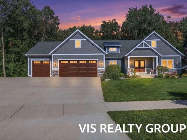 6286 Eaglewood Dr, Hudsonville, MI 49426