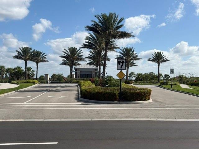 6289 Mesa Gln, Bradenton, FL 34203 | MLS #TB8498 | Compass