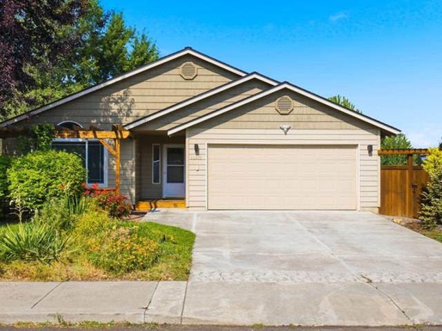 62815 Snowcap Ct, Bend, OR 97701