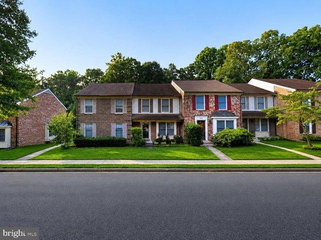 6281 Rathlin Dr, Springfield, VA 22152