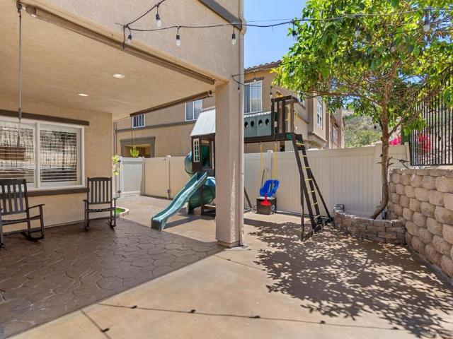 6283 Avenida De Las Vistas 2