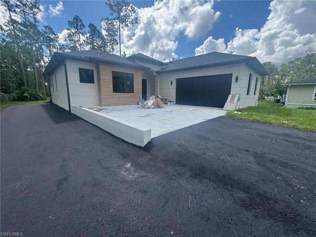 628 20th St SE, Naples, FL 34117
