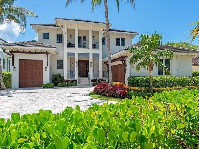 628 21st Ave S, Naples, FL 34102