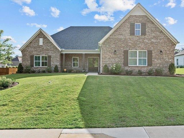 628 Charleston Mills Dr, Midland City, AL 36350