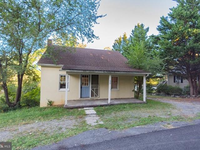 628 Brownville Ln, Charles Town, WV 25414