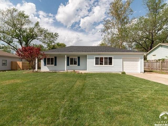 628 Greever Ter, Lawrence, KS 66046