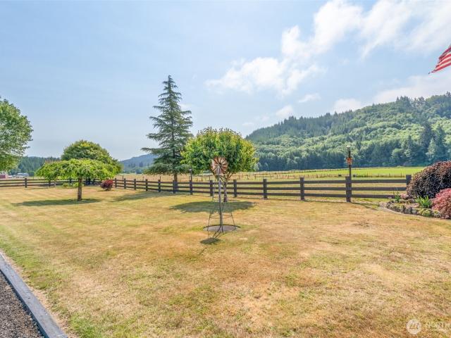 628 E Valley Road