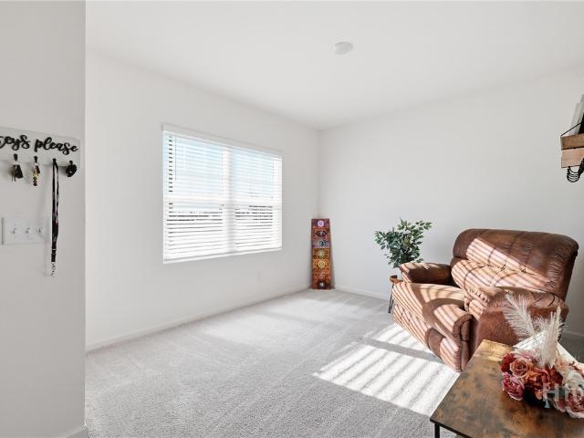 628 Knightsbridge Lane