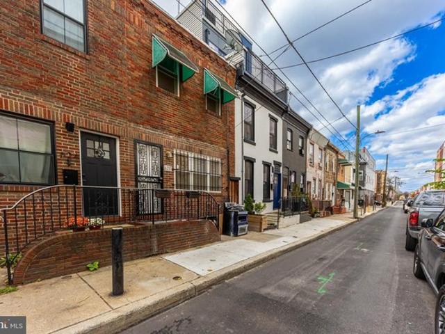 628 McClellan St, Philadelphia, PA 19148
