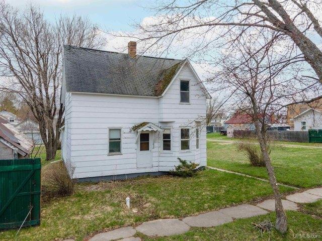 628 N 7th Ave, Iron River, MI 49935