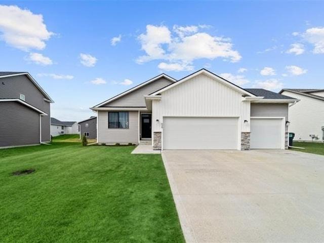 628 NE 56th St, Ankeny, IA 50021