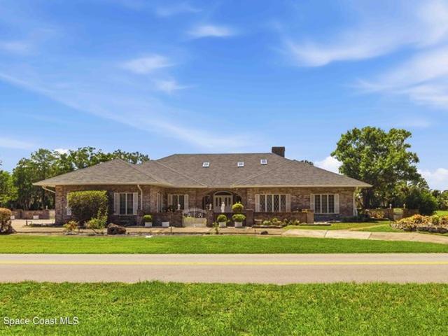 628 Pelican Bay Dr, Daytona Beach, FL 32119