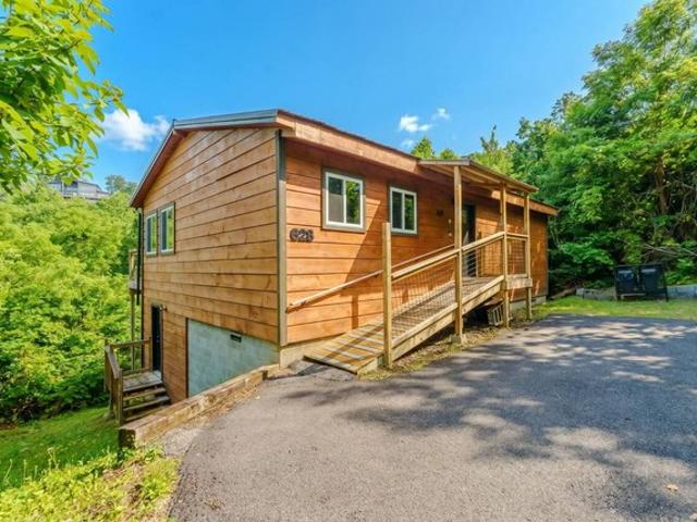 628 Pinecrest Dr, Gatlinburg, TN 37738