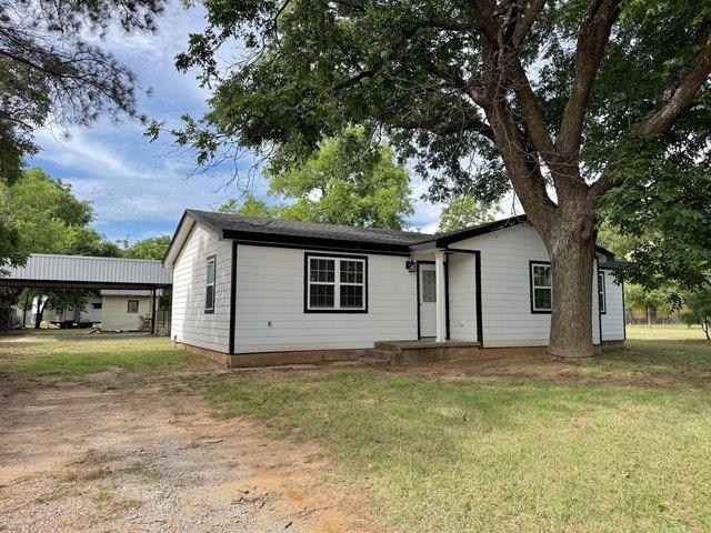628 W 3rd St, Burkburnett, TX 76354
