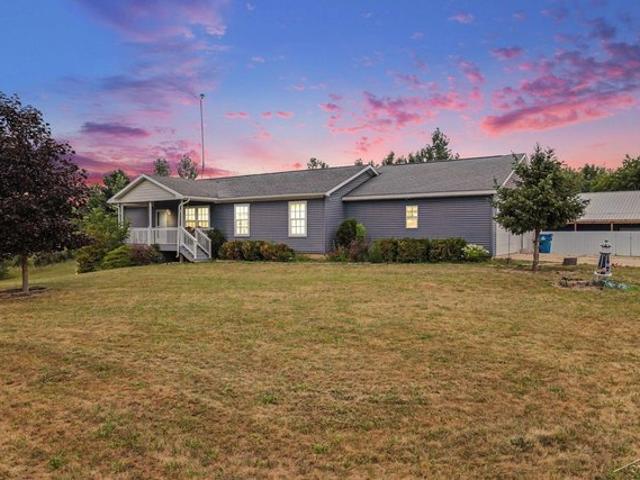 628 W Fenwick Rd, Fenwick, MI 48834