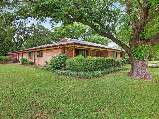 628 W Redbud Dr, Hurst, TX 76053 | MLS #21256 | Compass