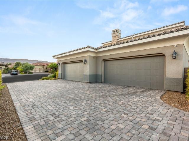 6294 Magnifico Circle