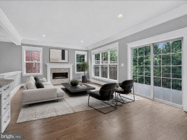 6295 N 15Th Place N