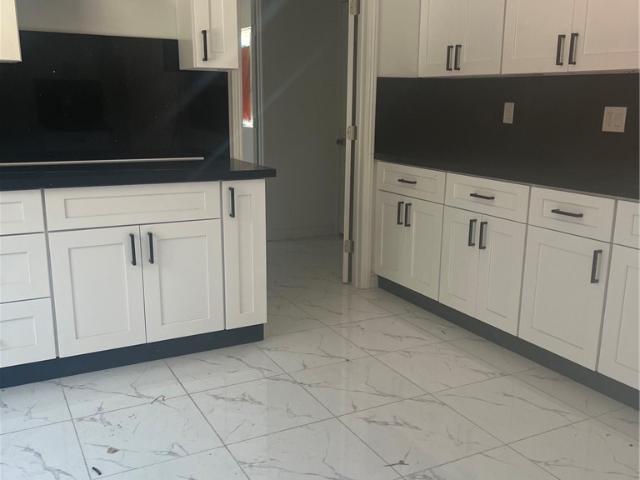 6295 Argyle