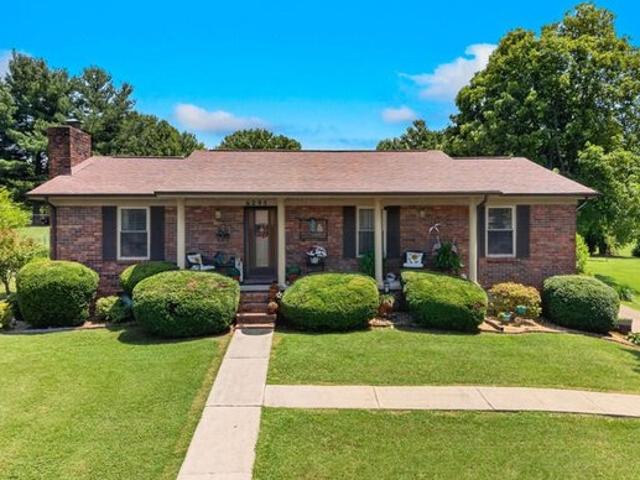 6295 Woodcrest Dr, Morristown, TN 37814