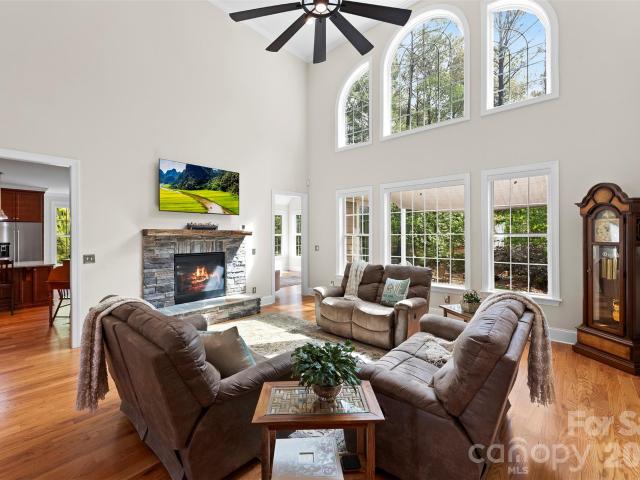 6296 Chimney Bluff Road