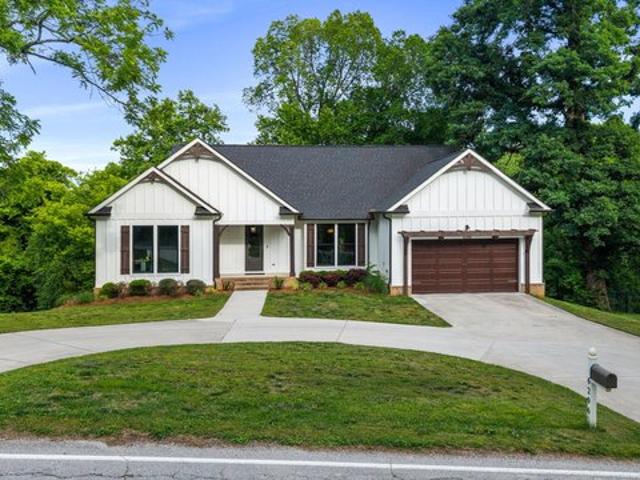 6296 Fairview Rd, Hixson, TN 37343