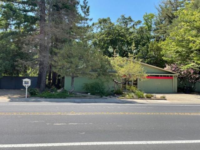 6298 S Land Park Dr, Sacramento, CA 95831