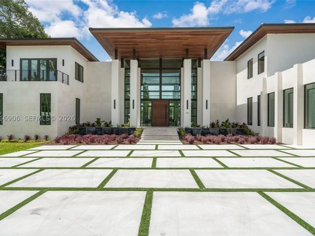 6290 Chapman Field Dr, Pinecrest, FL 33156