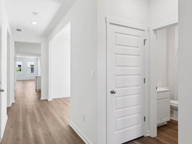 6290 Redwood Trail