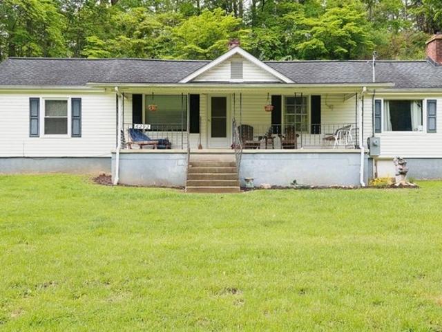 6292 Back Creek Rd, Boones Mill, VA 24065