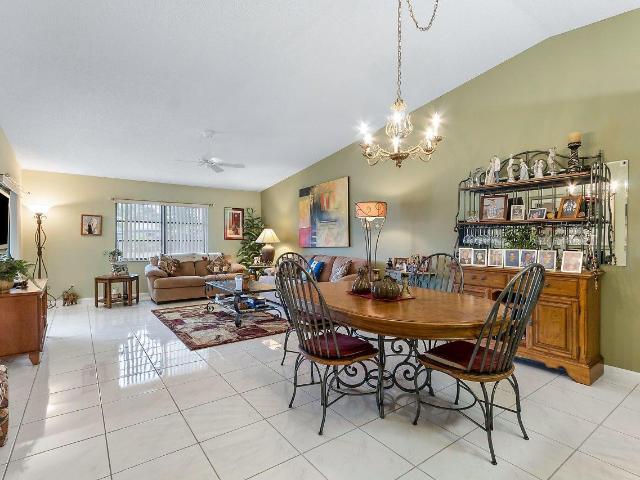 6292 Kings Gate Cir, Delray Beach, FL 33484 | MLS #R11157 | Compass