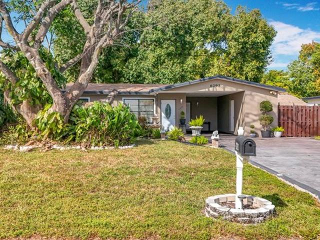 6293 NW 27th St, Margate, FL 33063