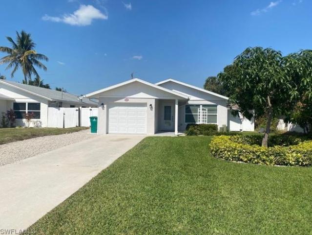 629 95th Ave N, Naples, FL 34108
