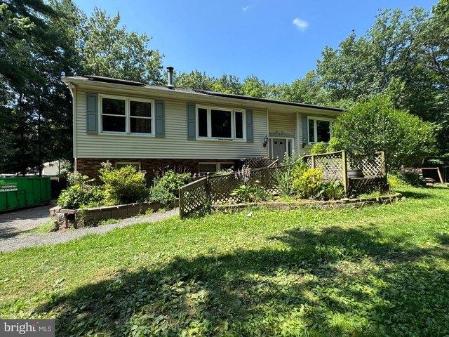 629 Carney Rd, Palmerton, PA 18071