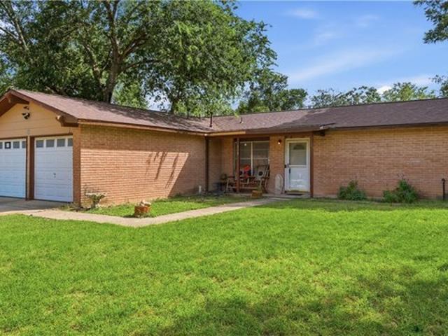 629 Creek Dr, New Braunfels, TX 78130