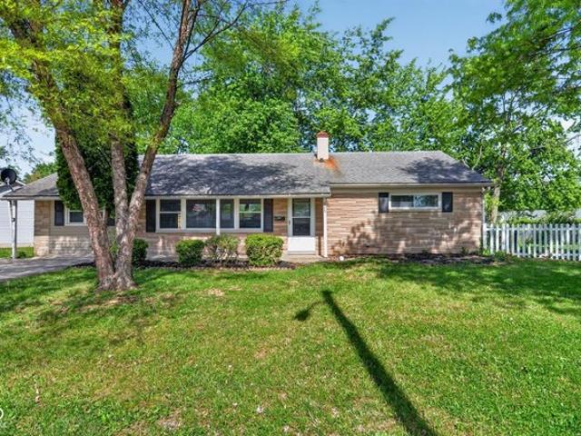 629 Gooseberry Ln, Greenwood, IN 46143