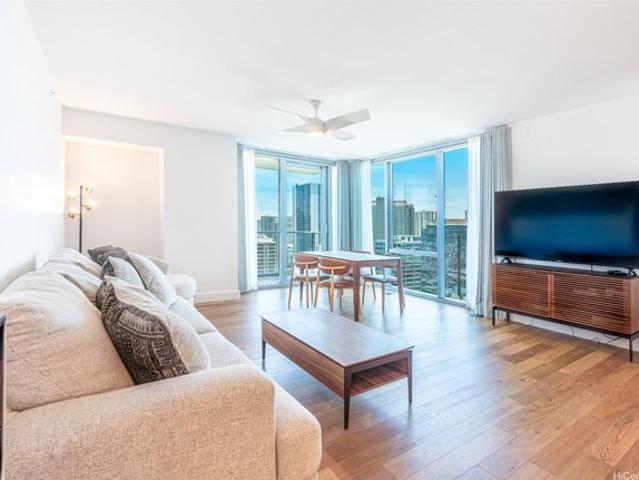 629 Keeaumoku St Apt 2511, Honolulu, HI 96814
