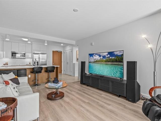 629 Keeaumoku St Apt 2810, Honolulu, HI 96814