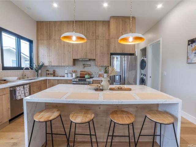 629 Halela St, Kailua, HI 96734 | MLS #202604 | Compass