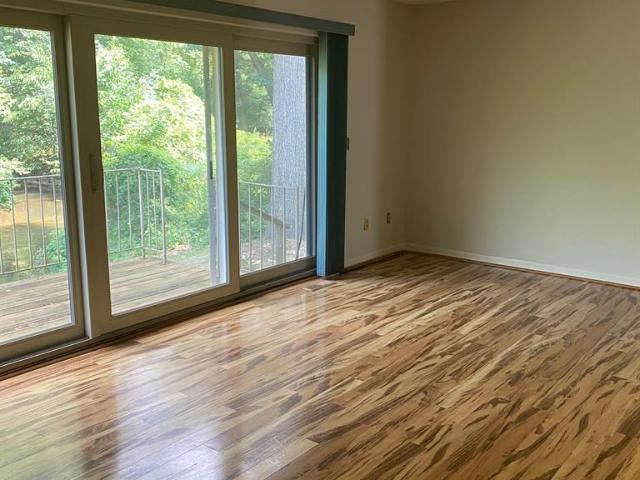 629 Oakbrook # 18