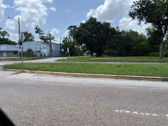 629 Melbourne St, Houston, TX 77022