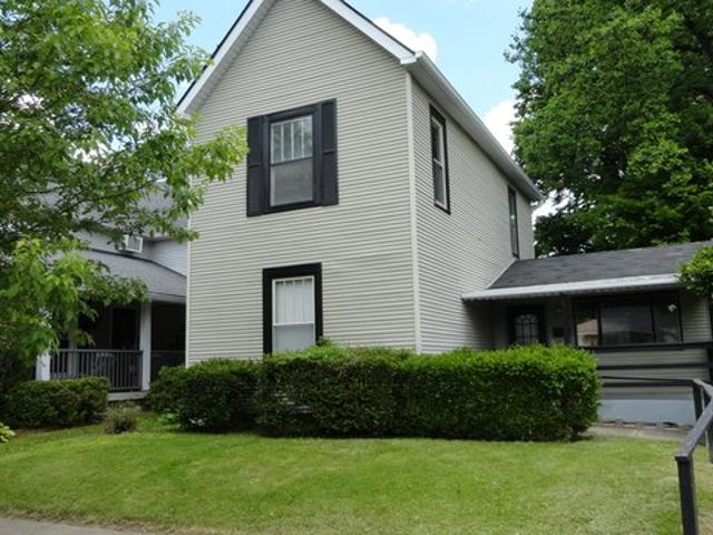 629 N East St, Greenfield, IN 46140