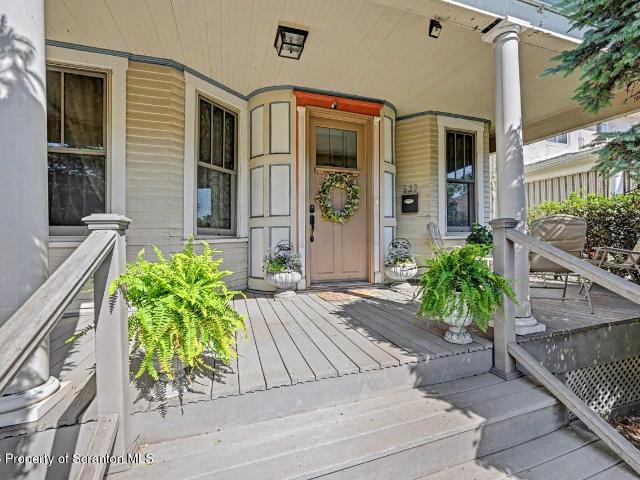629 N Main Avenue