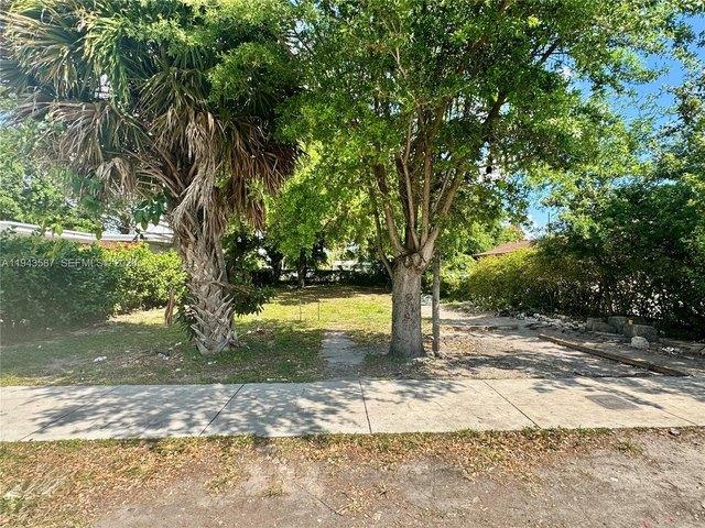 629 NW 65th St, Miami, FL 33150