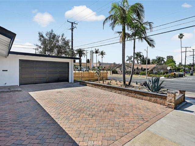 629 S Yorba St, Orange, CA 92869 | MLS #OC26049 | Compass