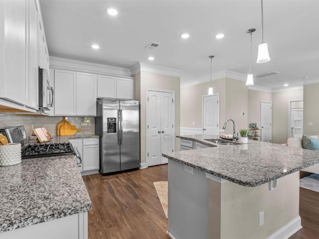 629 Roslindale Circle